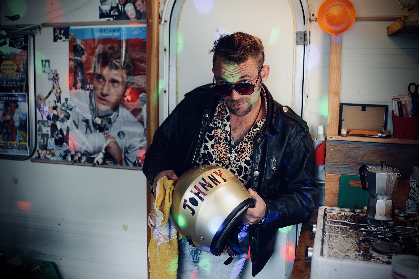 Johnny Ha’Lidl, hommage collatéral - Sophiane Booking - humour et passion